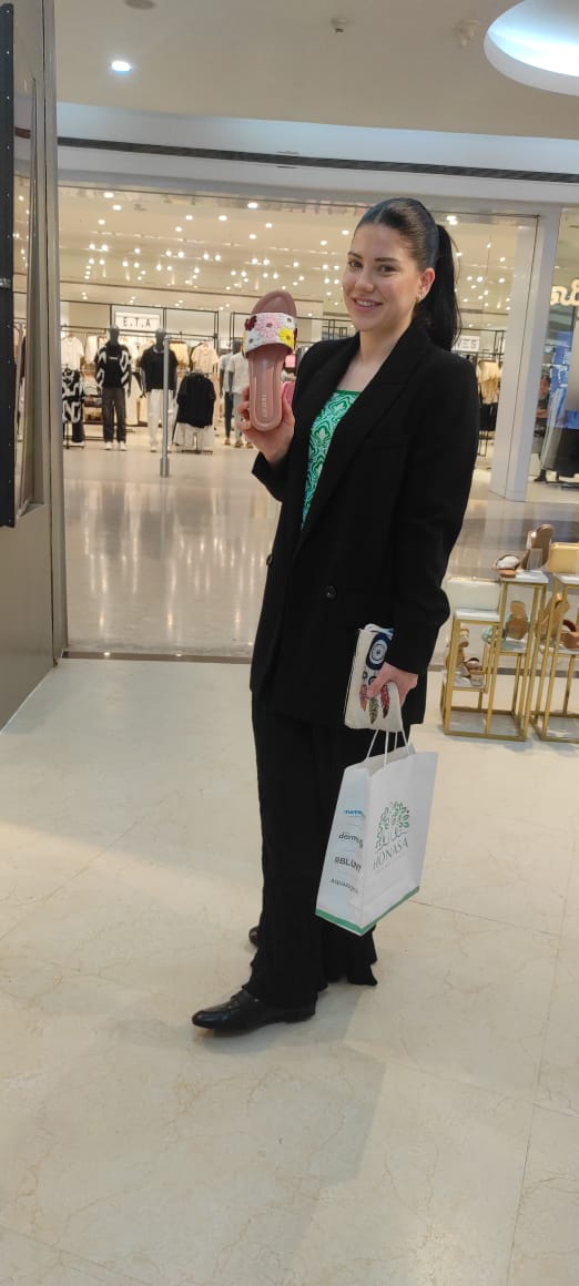 How to Wear Flat Sandals with Jeans and Dresses in Summer – Airemora